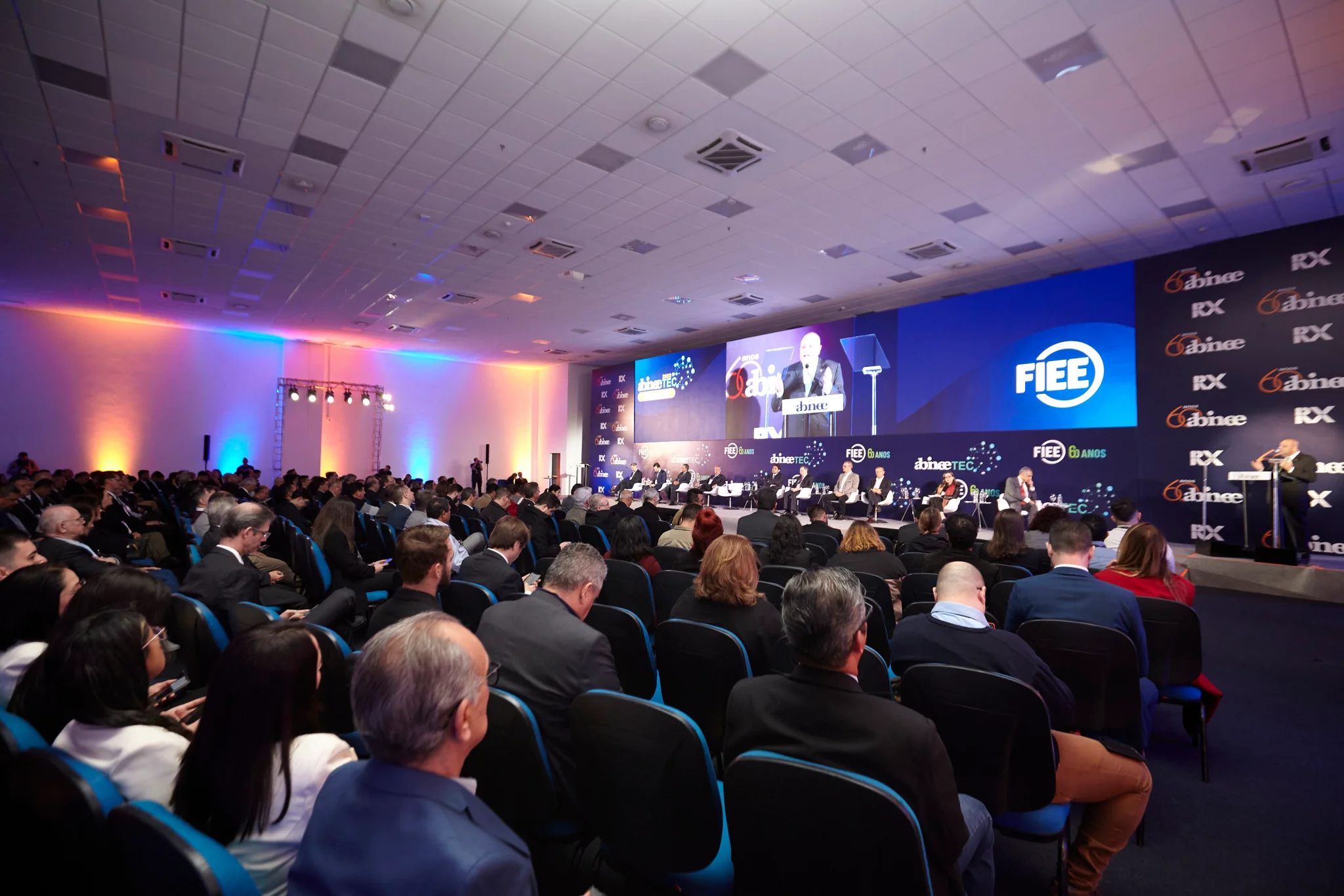 FIEE 2025 tem início nesta terça-feira, dia 9, com 600 marcas e ...